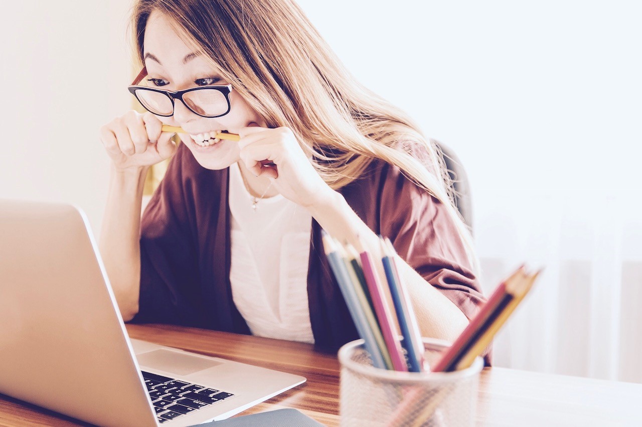 lady-computer-pencil-mouth – Fabulous Provider